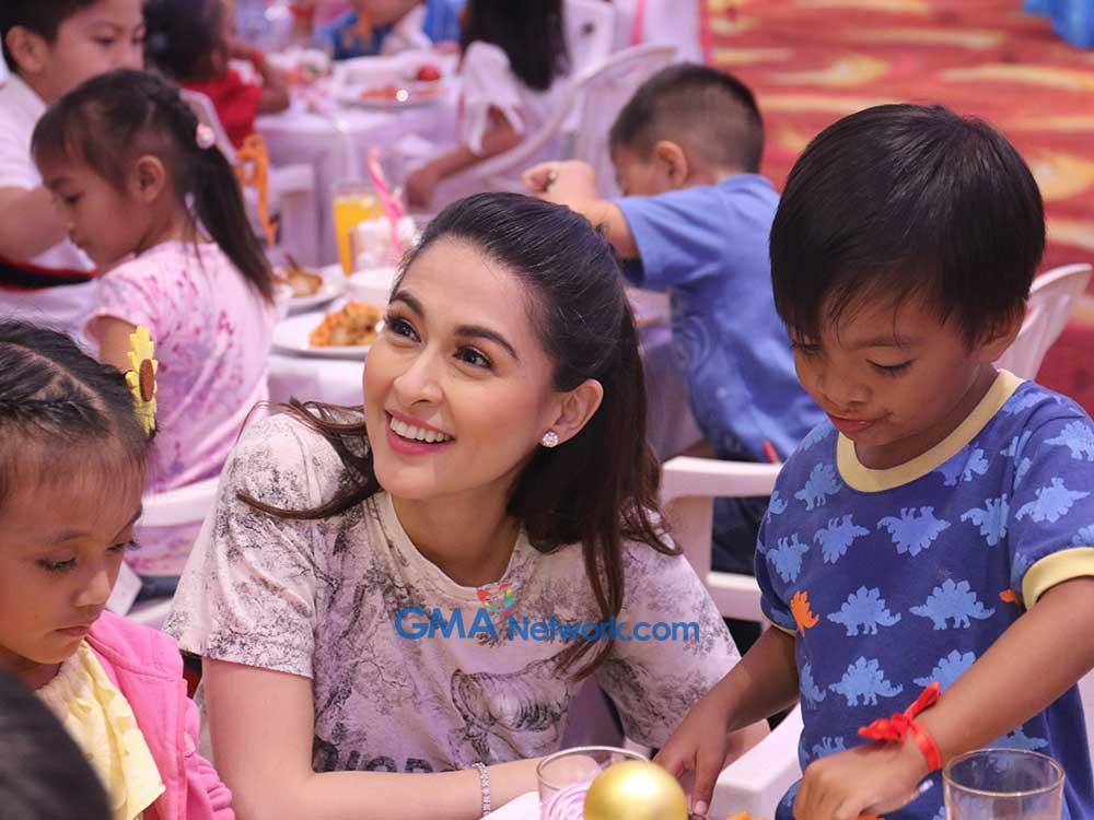 IN PHOTOS: Marian Rivera's Christmas Party with Smile Train | GMA Entertainment