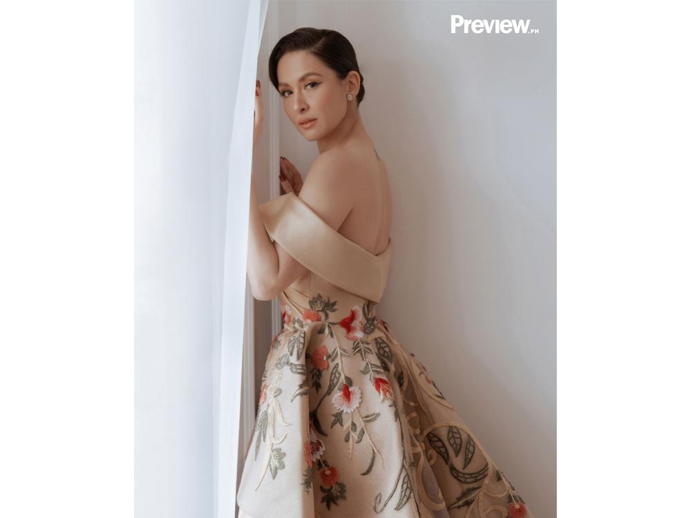IN PHOTOS: Marian Rivera's timeless beauty was captured in the December issue of a fashion ...