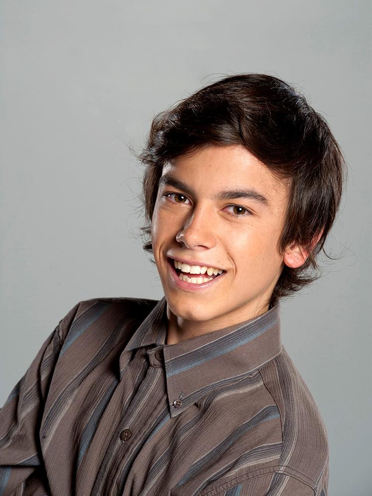 IN PHOTOS: The cast of 'Aliados' | GMA Entertainment