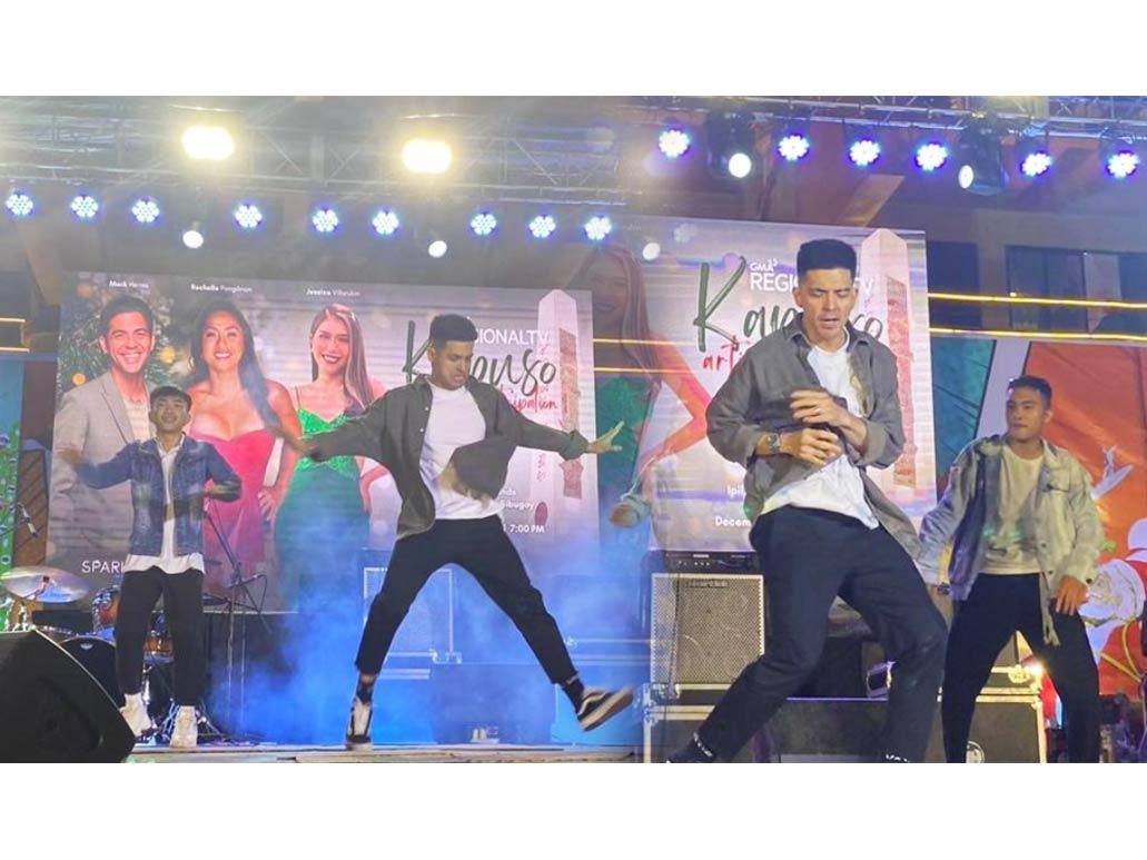 Jessica Villarubin, Mark Herras, Rochelle Pangilinan, naki-'Pasko sa ...