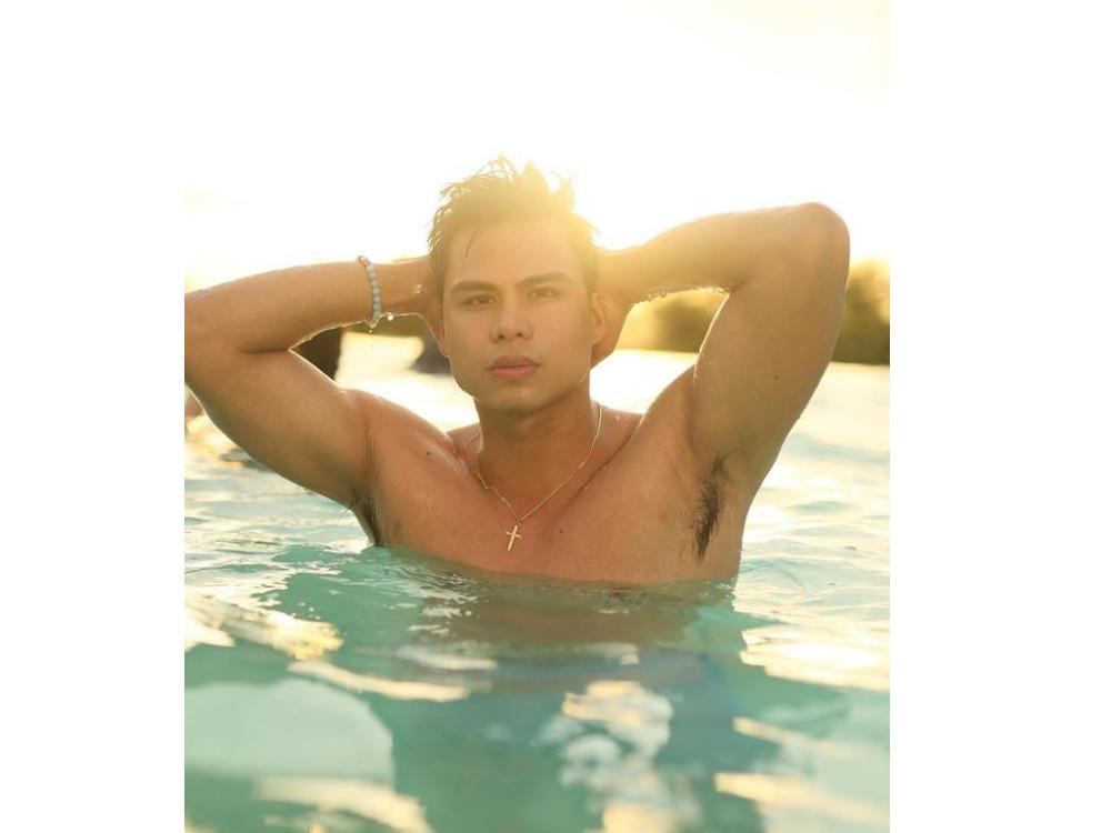 John Vic De Guzman's half-naked photos will make every girl's heart flutter | GMA Entertainment