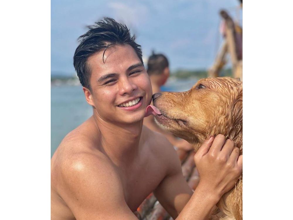 John Vic De Guzman's half-naked photos will make every girl's heart flutter | GMA Entertainment