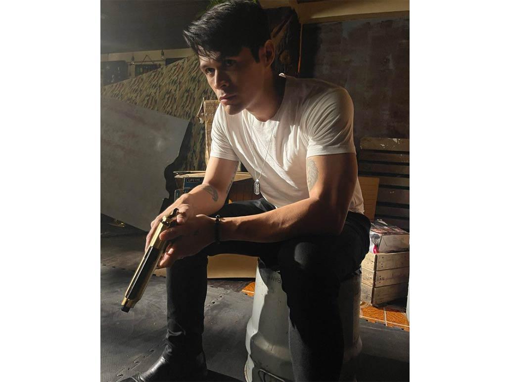 Jon Lucas shows off his villainous looks | GMA Entertainment