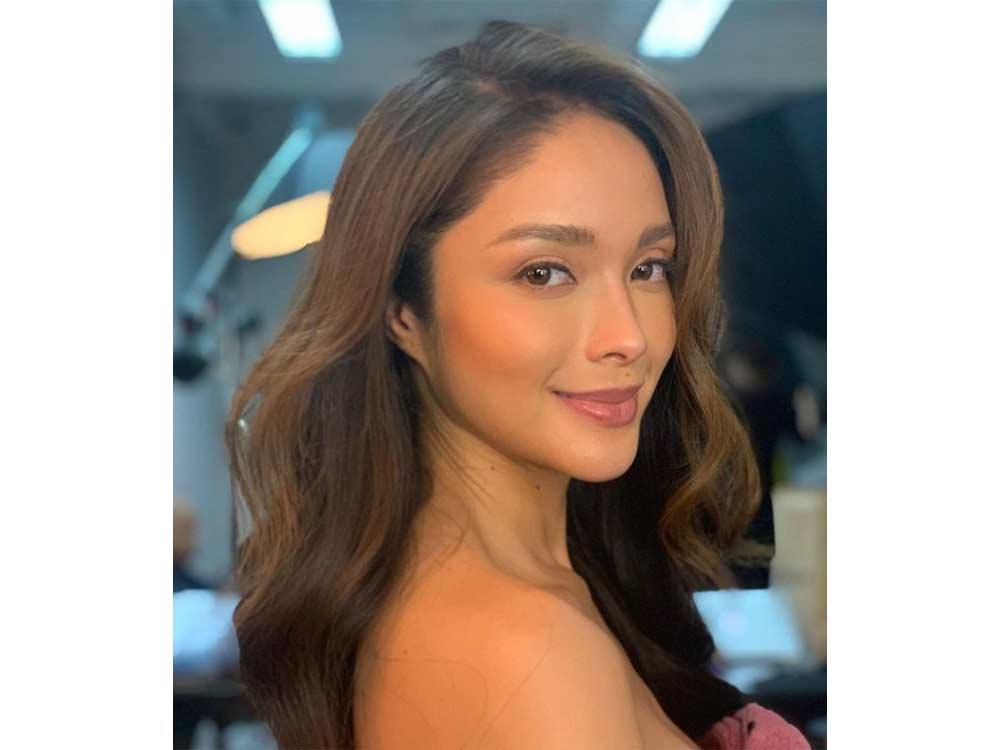 Kazel Kinouchi shows off her prettiest looks | GMA Entertainment