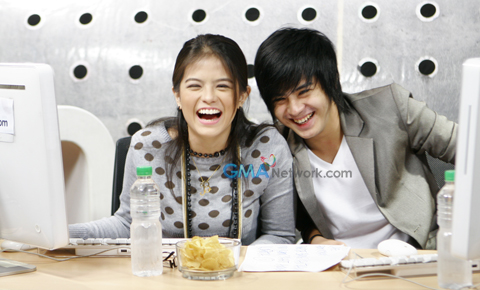 Live Chat with Jake and Bea | GMA Entertainment