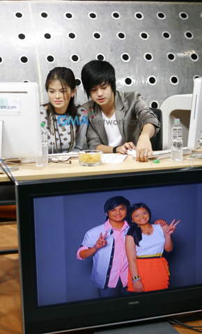 Live Chat with Jake and Bea | GMA Entertainment