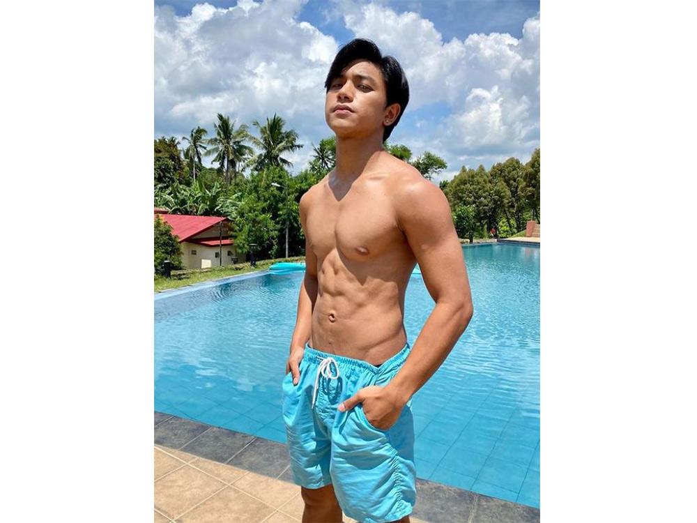 Royce Cabrera Displays Toned Physique In Latest Photos Gma Entertainment