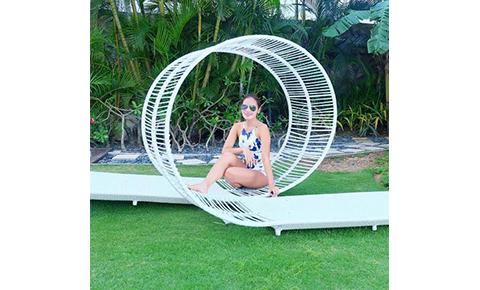 LOOK: 'Bubble Shaker' Arny Ross sizzles in the tropical islands of Cebu ...