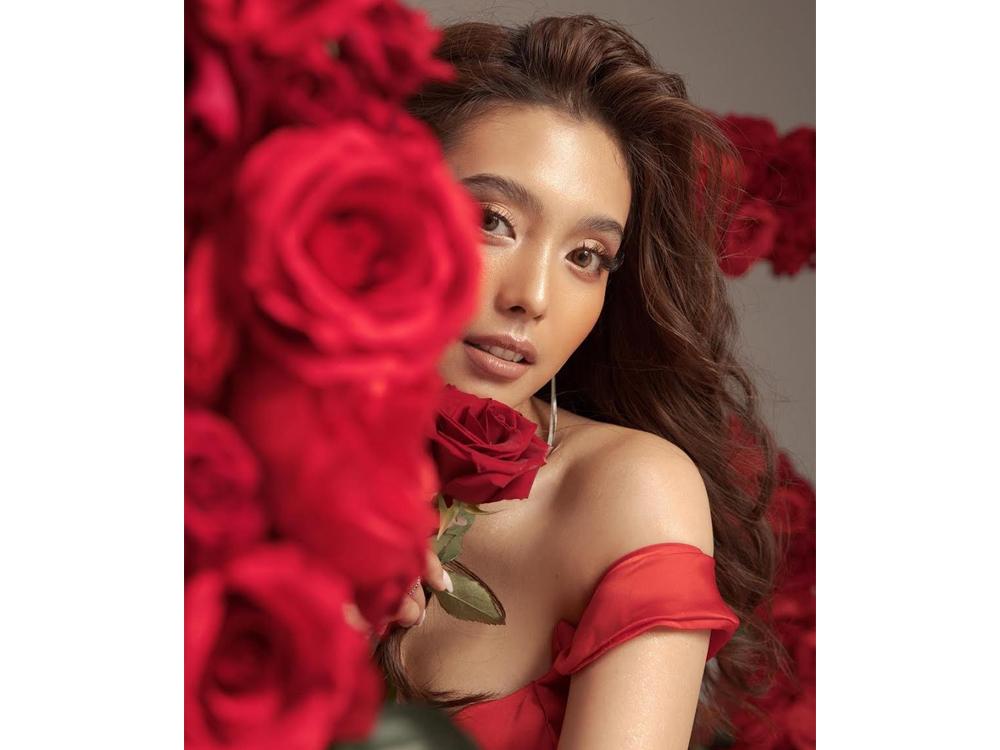 LOOK: Analyn Barro's sexiest photos | GMA Entertainment