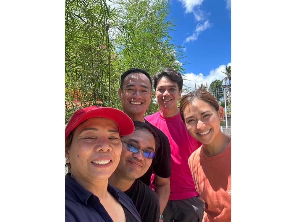 Matteo Guidicelli and Sarah Geronimo visit Susan Enriquez's farm in ...