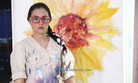 Meet Kapuso actress Max Collins | GMA Entertainment