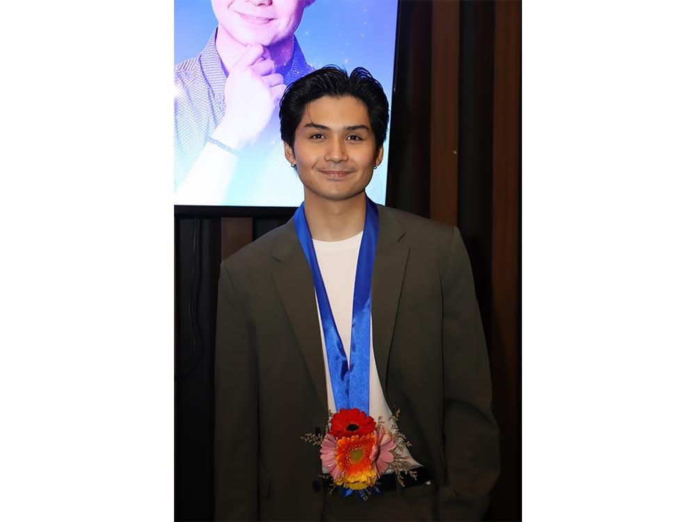 Meet the new Sparkle and Status by Sparkle Stars | GMA Entertainment