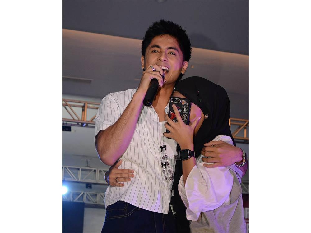 Mga Batang Riles' boys Miguel Tanfelix, Kokoy De Santos, atbp ...