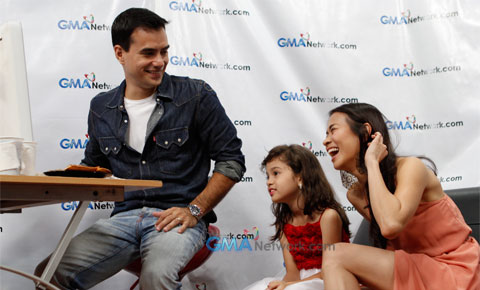 Mona Louise Rey, LJ Reyes and TJ Trinidad at the GMA Network Live Chat ...