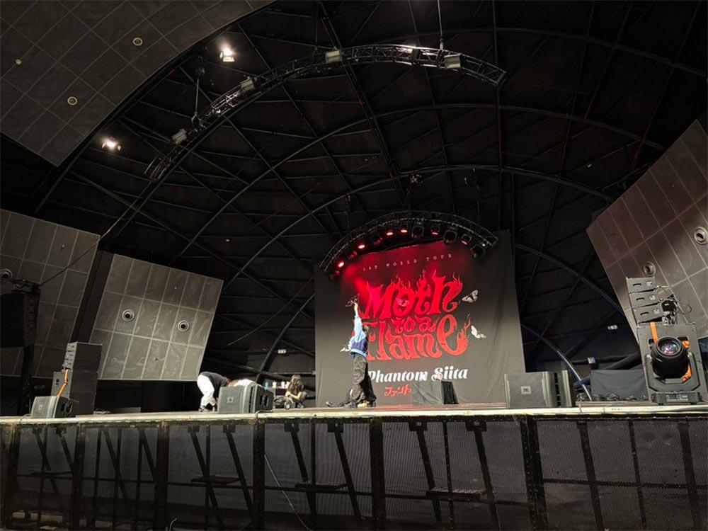 Phantom Siita performs in Manila for 'Moth to a Flame' world tour | GMA Entertainment