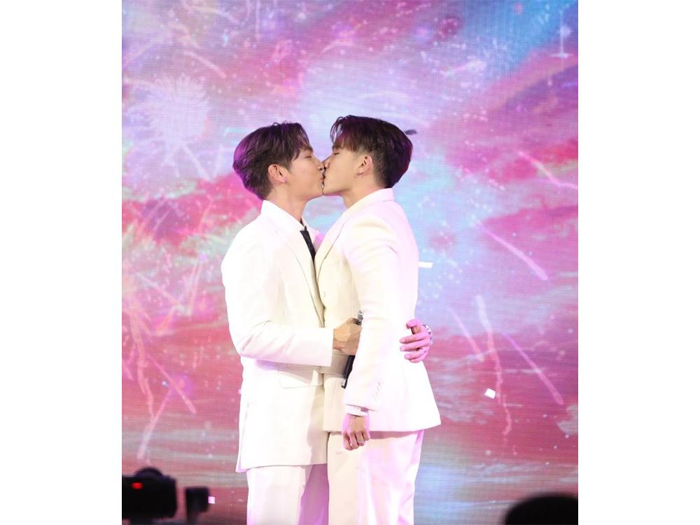 Scenes from Mew Suppasit and Tul Pakorn's viral proposal and engagement | GMA Entertainment