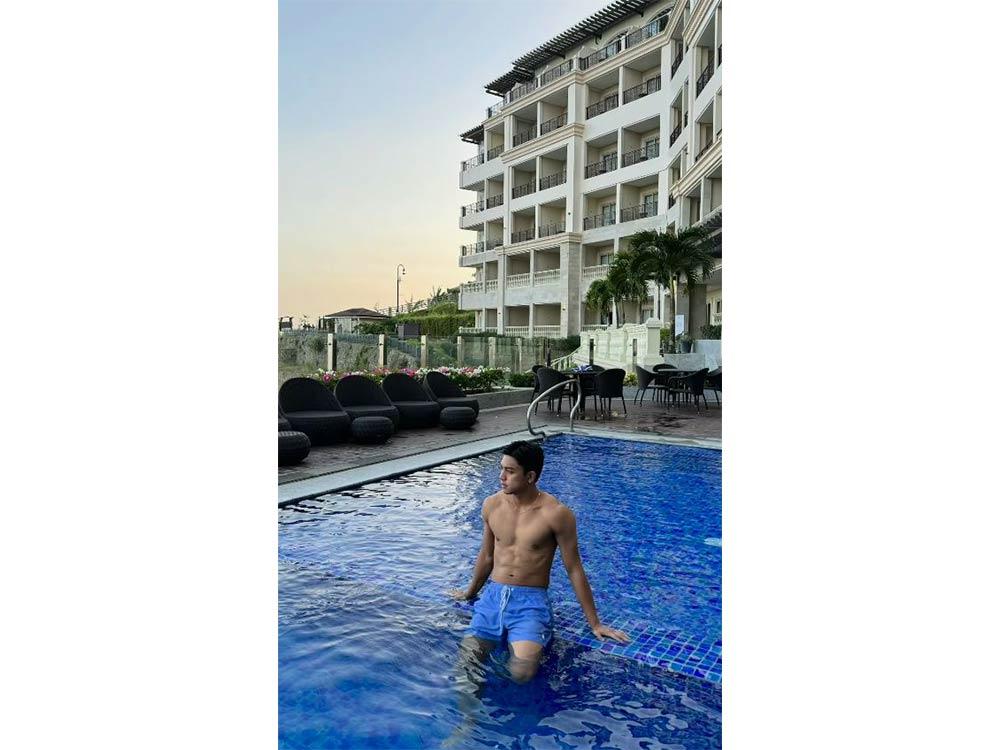 Sexy summer looks of Sparkle's Boys of Summer | GMA Entertainment