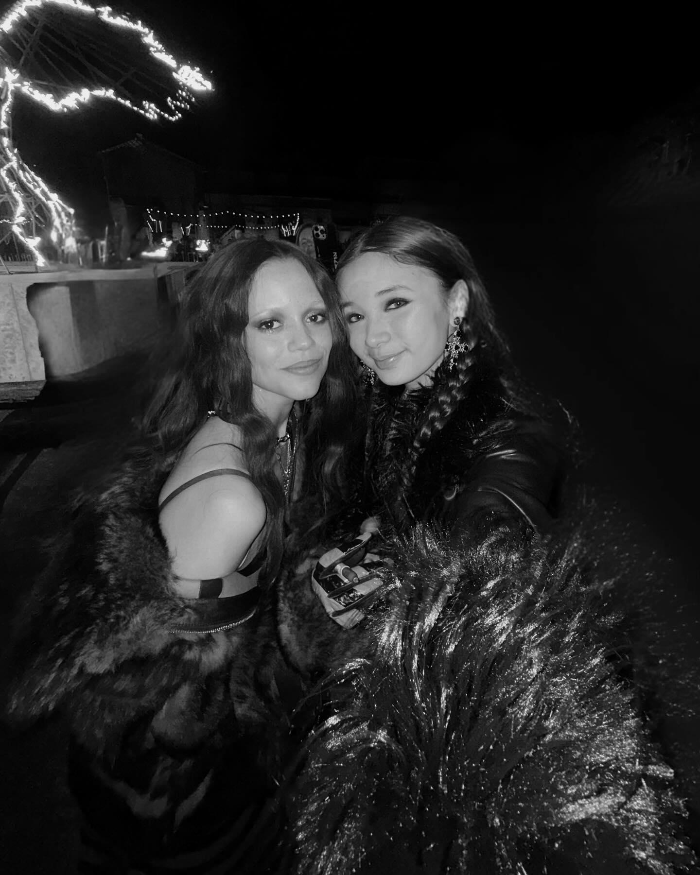 Sofia Pablo meets Jenna Ortega, Tim Burton, and cast of 'Wednesday' in Australia | GMA Entertainment