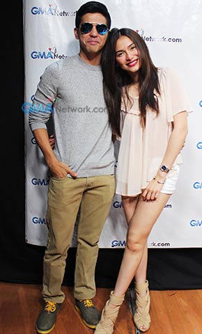 Sparks fly at the 'Rhodora X' Live Chat | GMA Entertainment