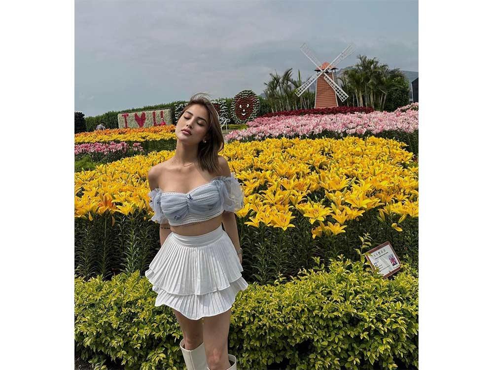 These Pinay Celebrities Are Effortlessly Chic In Their Sultry Travel