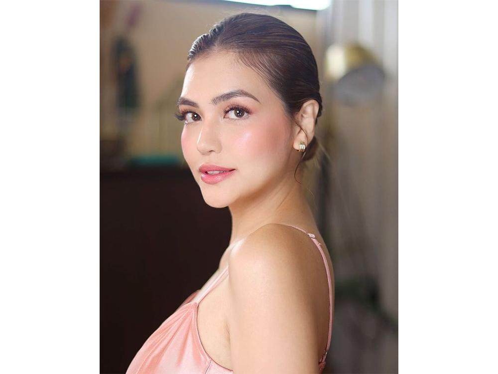 Ang buhay single mom ni Trina Candaza | GMA Entertainment