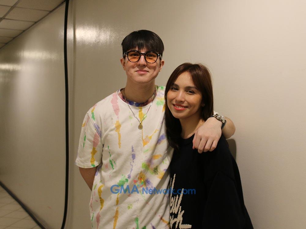 TINGNAN: Julie Anne San Jose at Rayver Cruz, naghahanda na para sa 'JulieVerse' concert | GMA ...
