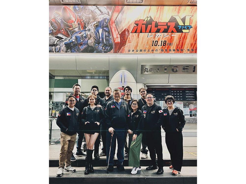 Team ng 'Voltes V: Legacy,' dumalo sa premiere ng kanilang serye sa ...