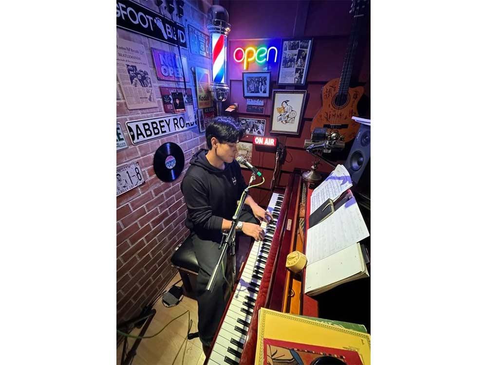 Xian Lim gives fans a life update | GMA Entertainment