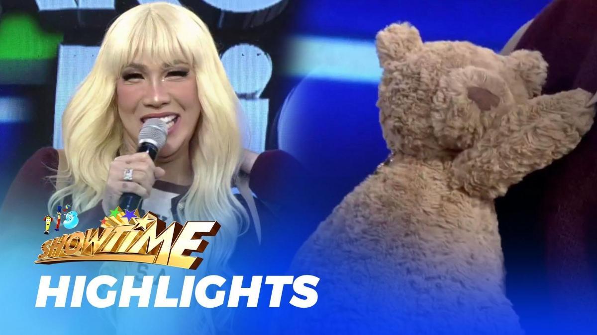 It's Showtime: Meme Vice, FEELING BAGETS SA KANYANG BAG (Laro, Laro, Pick) | GMA Entertainment