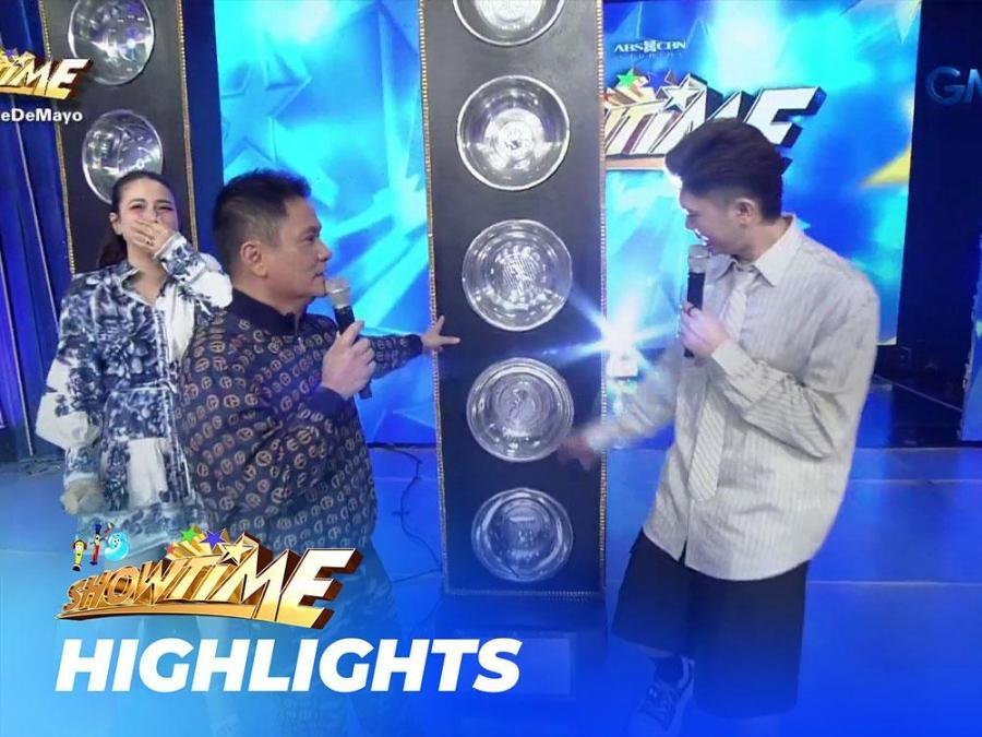 It's Showtime: Ogie, binuking ang props ng Showtime! | GMA Entertainment