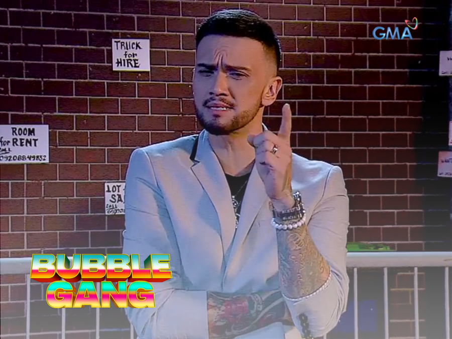 Bubble Gang: Mga nakakakilabot na yakap pag nahoholdap! | GMA Entertainment