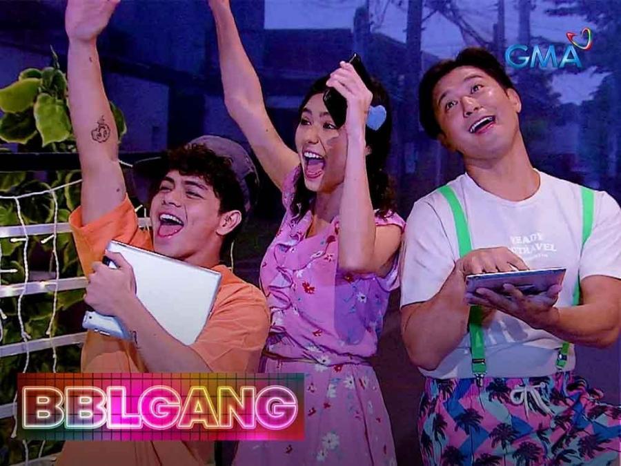 Bubble Gang: Mga iPad kids 'pag nangaroling | GMA Entertainment