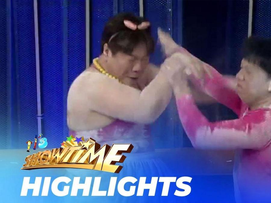 It's Showtime: MC at Lassy, NAG-WRESTLING SA KAMANG MAY HARINA! (Sine ...