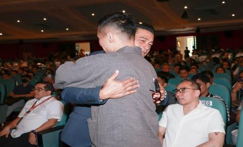 Cesar Montano graces gala screening of remastered 'Jose Rizal' film ...