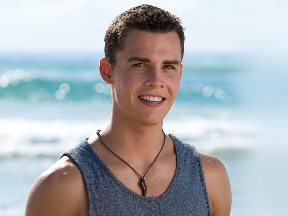 Brandon Benedict, surf king ng 'Alien Surf Girls'