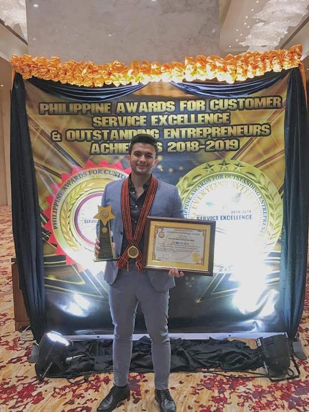 LOOK: Lucho Ayala earns Outstanding Achiever award | GMA Entertainment LOOK: Lucho Ayala earns Outstanding Achiever award | GMA Entertainment