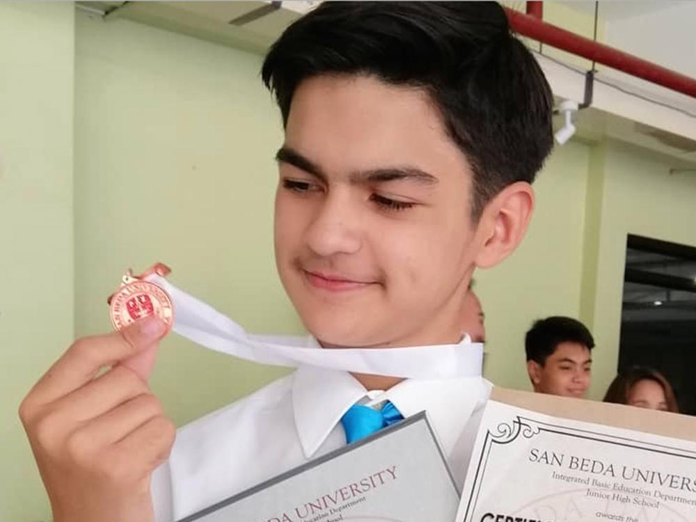 LOOK: 'TODA One I Love' star Bruce Roeland receives academic ...