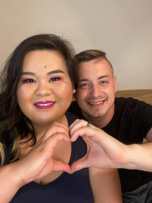 KMJS: Pinay, nakilala ang kanyang American husband sa dating app! | GMA ...