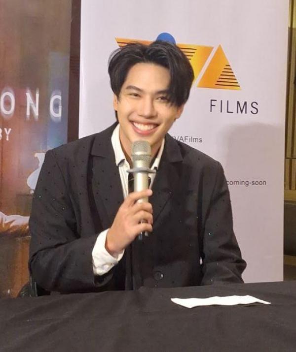 Thai actor Max Nattapol graces Kuman Thong premiere night | GMA Entertainment