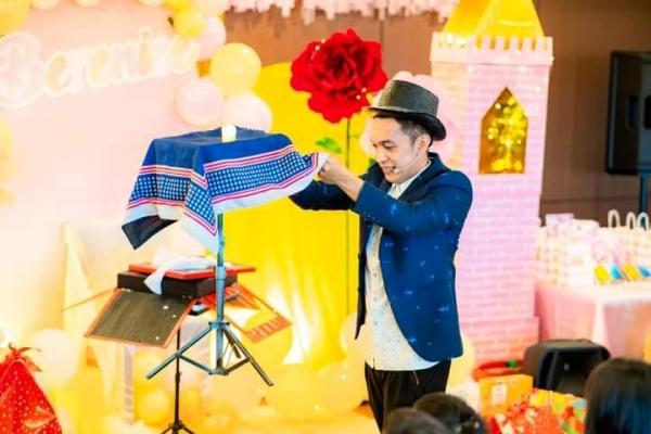 Pinoy at Sea: Cruise performer Junel Tauyan brings magic onboard | News ...