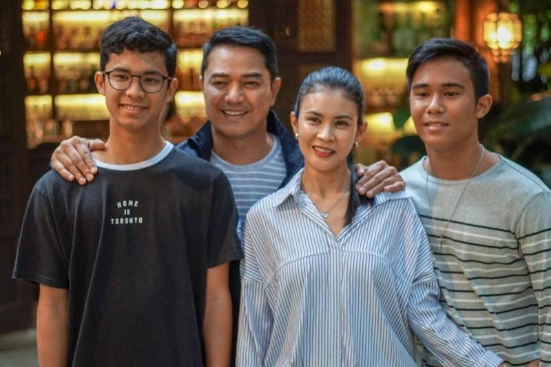 Ariel Rivera at Ina Raymundo, nag-a-adjust sa kani-kanilang mga anak na ...