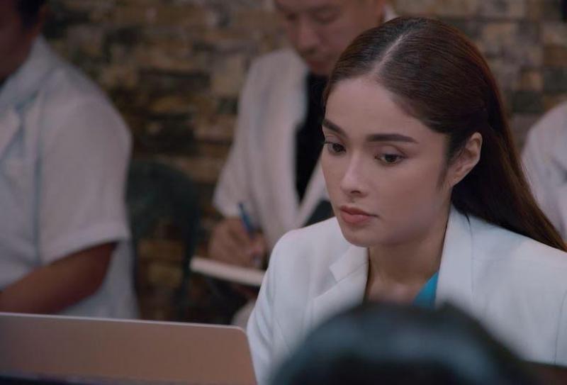 Abot Kamay Na Pangarap: Zoey vs. Analyn | GMA Entertainment