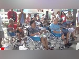 GMA Kapuso Foundation, nagbigay ng wheelchair, stroller, at arm and ...