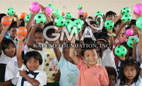 Give-A-Gift: Alay Sa Batang Pinoy Christmas Project | GMANetwork.com ...