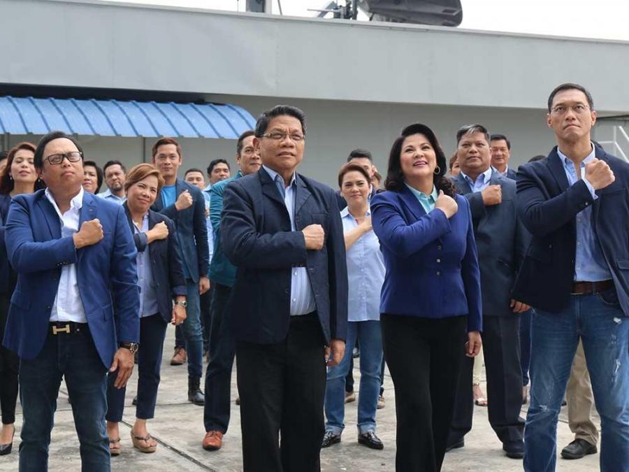 Behind-the-scenes photos of the grand DZBB music video shoot ...