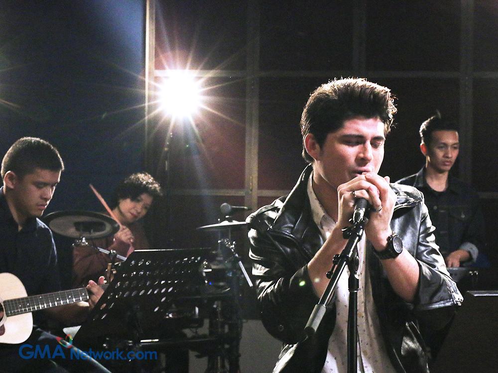 IN PHOTOS: James Wright on the Playlist | GMA Music