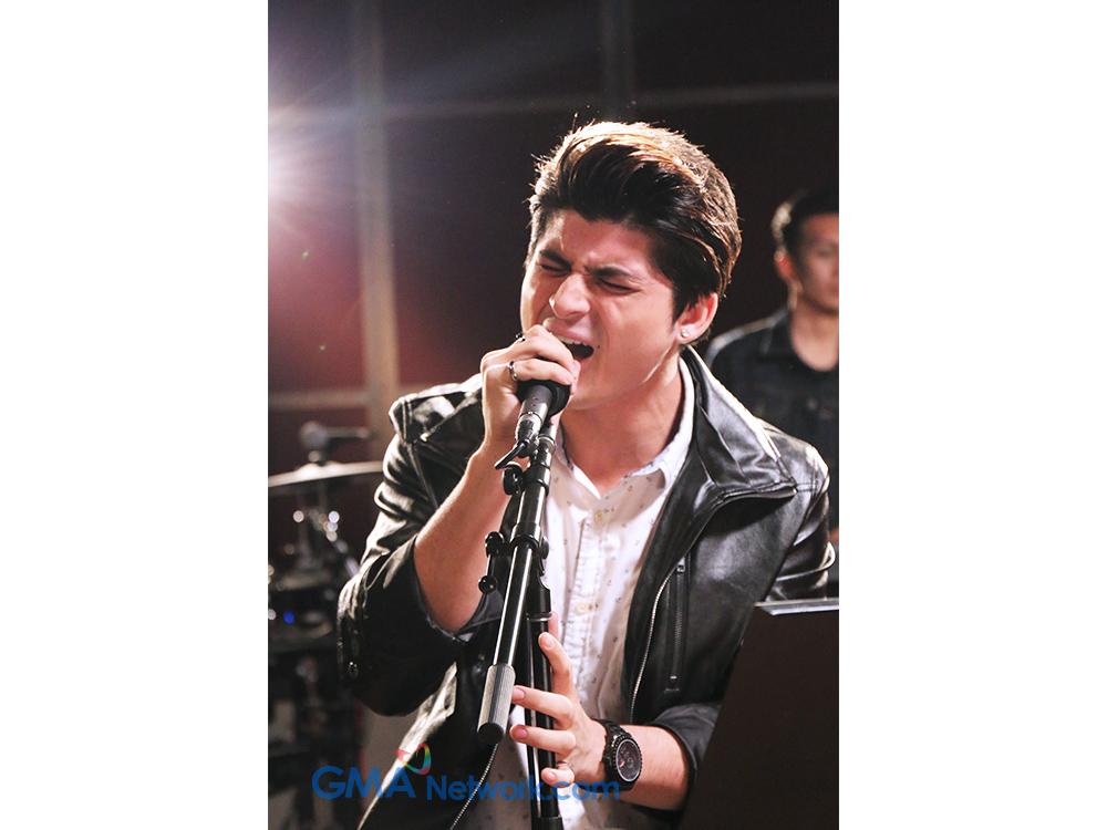 IN PHOTOS: James Wright on the Playlist | GMA Music