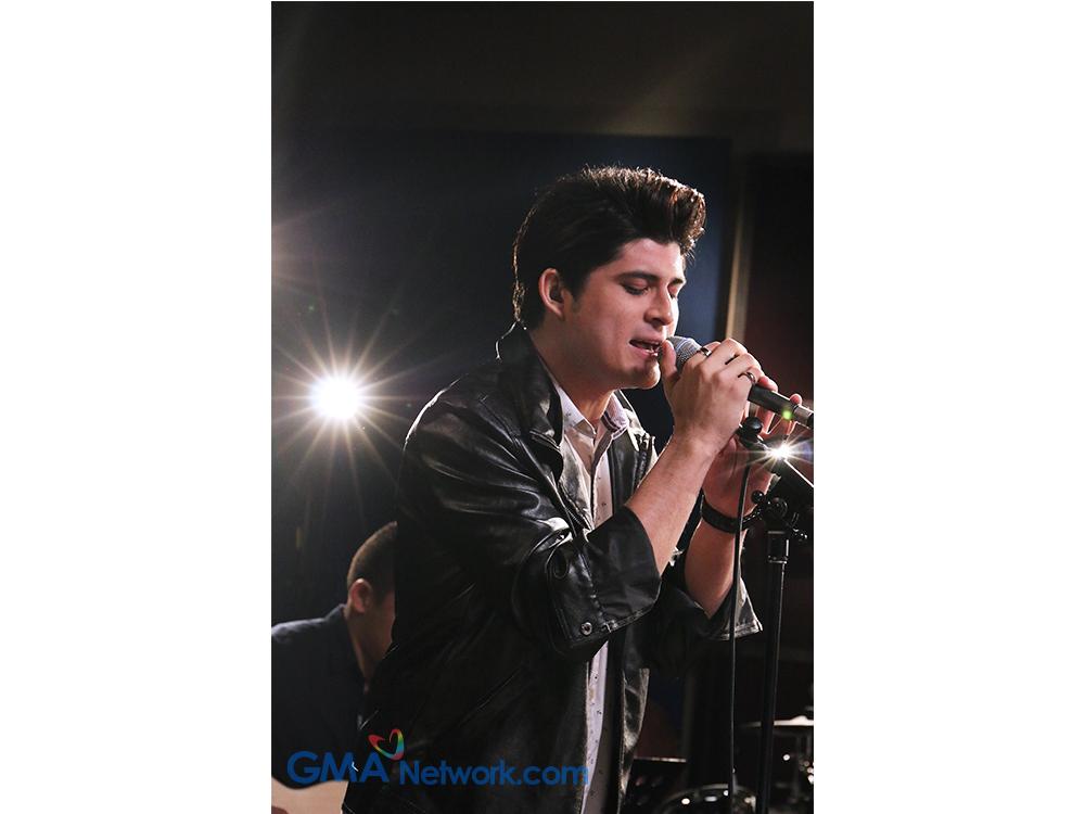 IN PHOTOS: James Wright on the Playlist | GMA Music